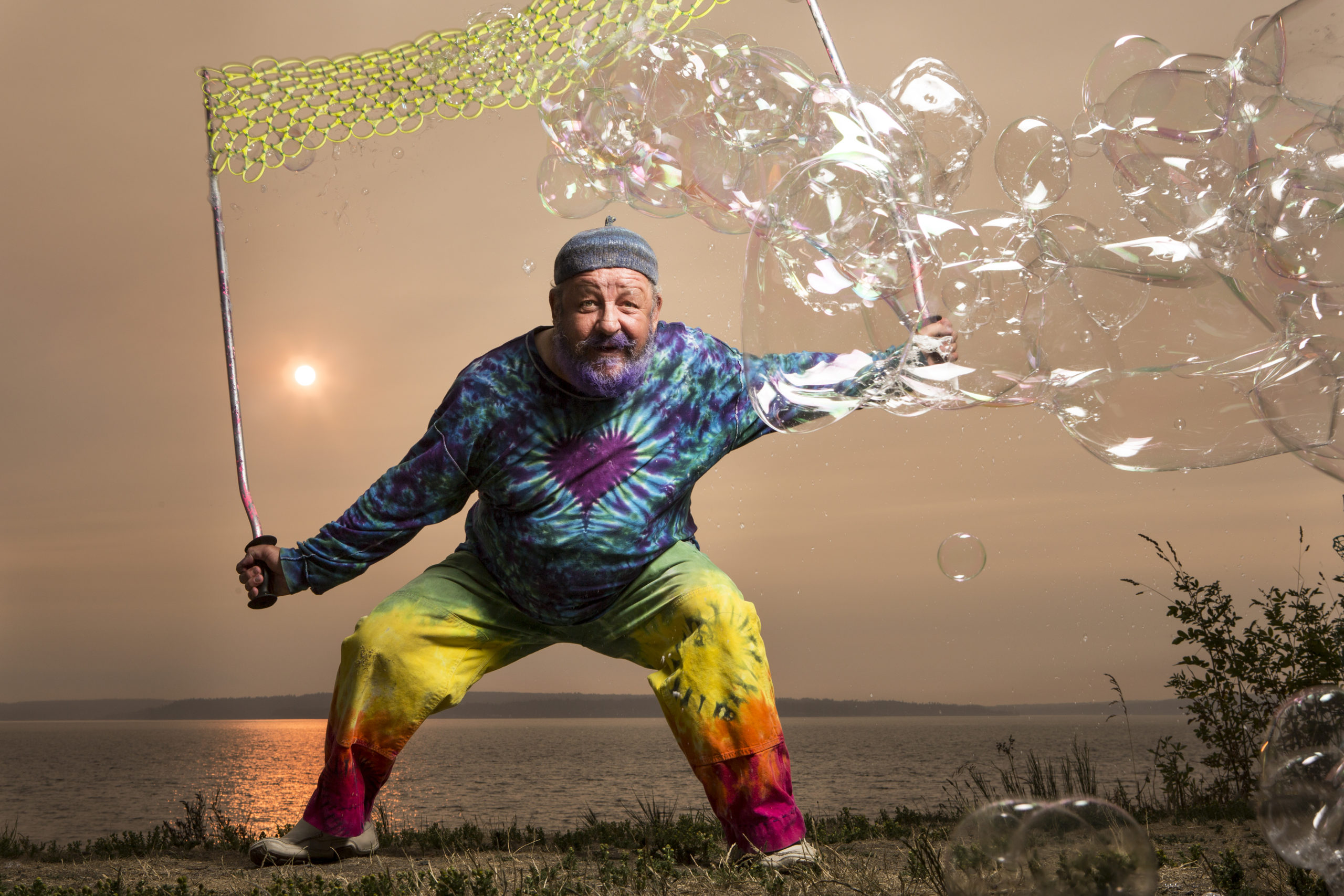 WATCH: Seattle's bubble guru Bubbleman talks life, bubblemaking, and ...