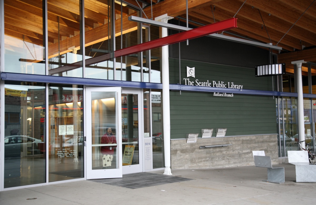 El Bibliobandido comes to the Ballard Library for bookmaking and ...